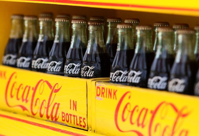 Celebrating 120 Years of Coca-Cola Bottling with Coca-Cola Cake - Coca ...