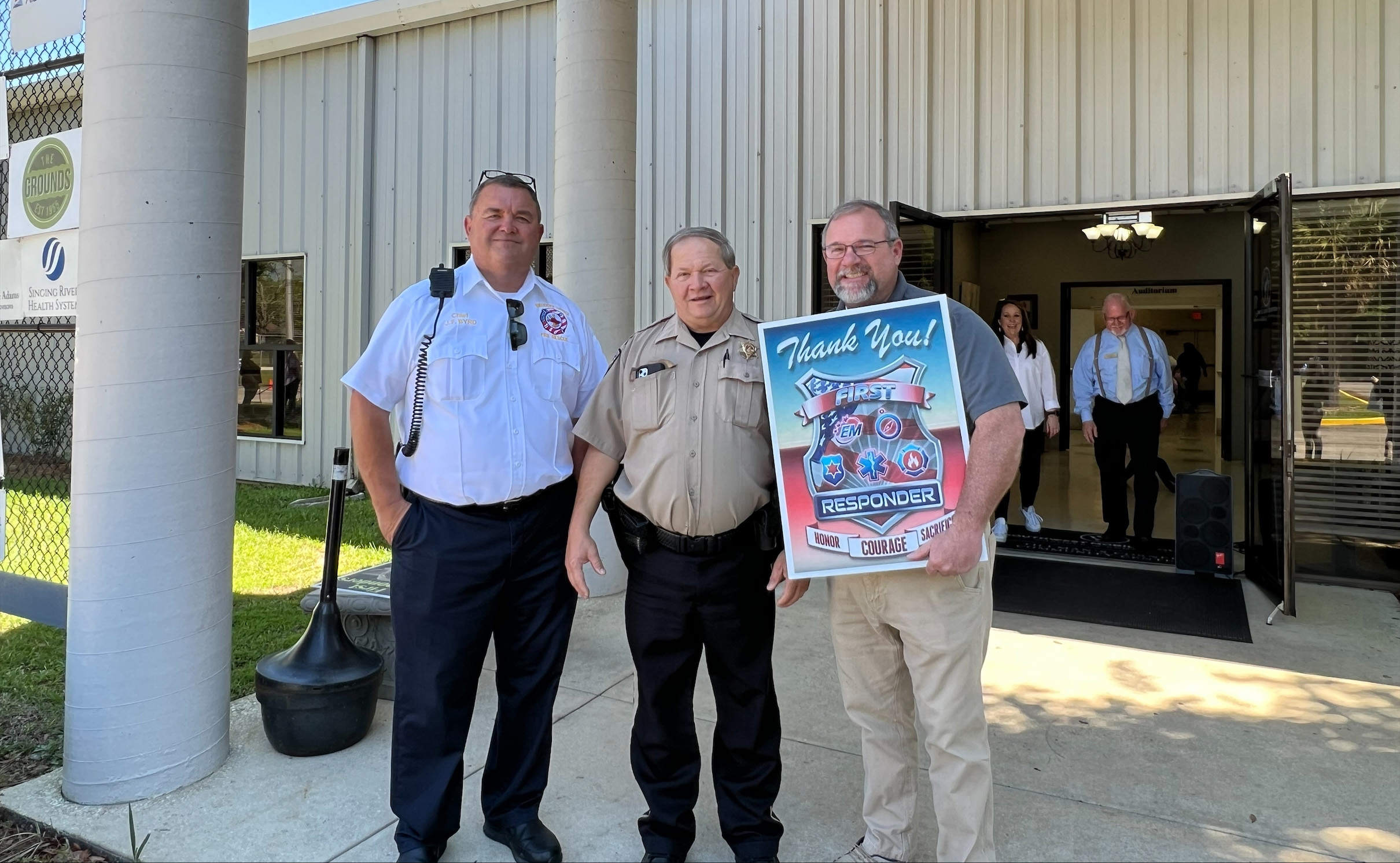 Mobile Coca-Cola Volunteers at Drive-Thru First Reponders Day Event ...